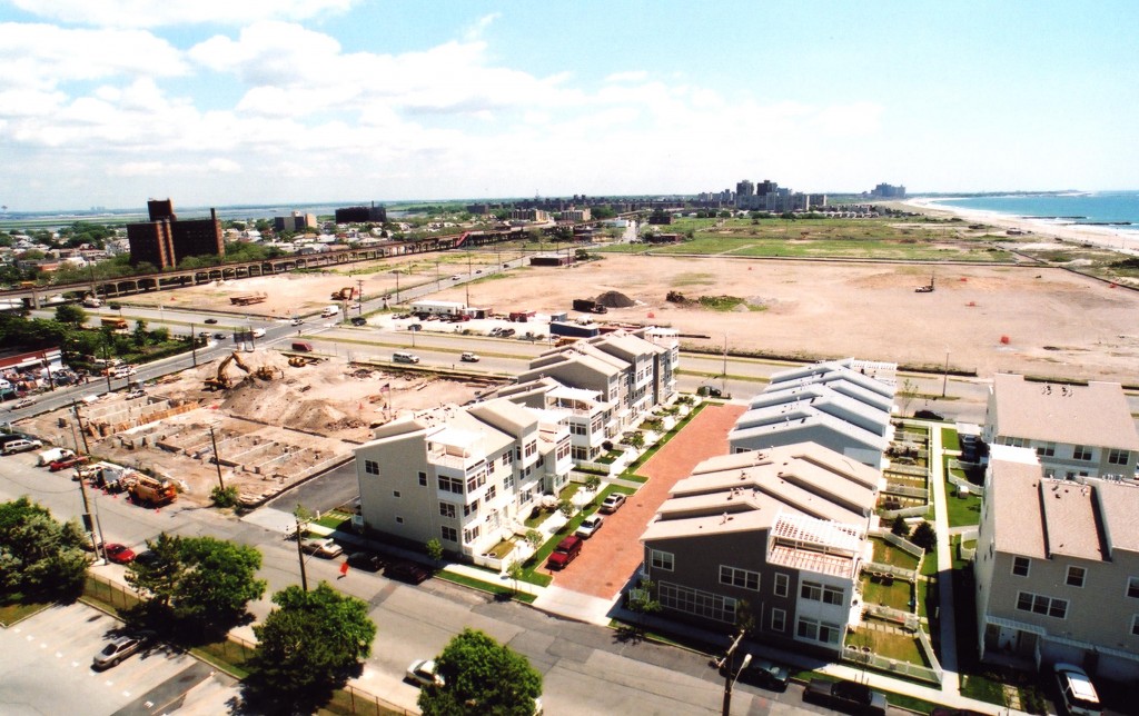 Arverne rebuilds: Water's Edge, Arverne-by-the-Sea, and Arverne View ...